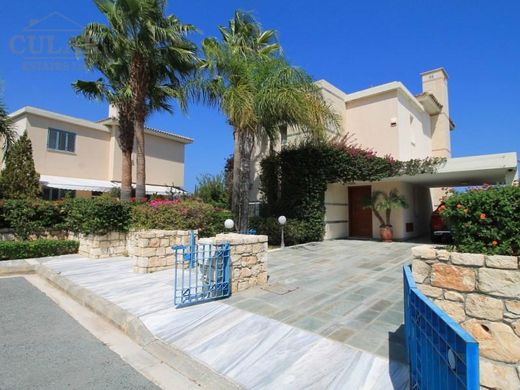 Luxury villas for sale in the province of Pólis - LuxuryEstate.com