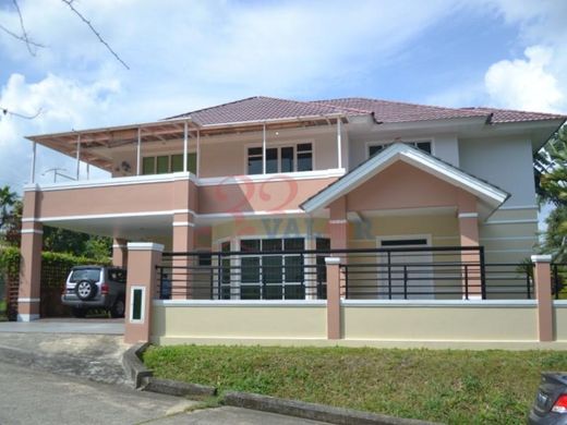 Luxury homes for rent in Daerah Brunei dan Muara - LuxuryEstate.com