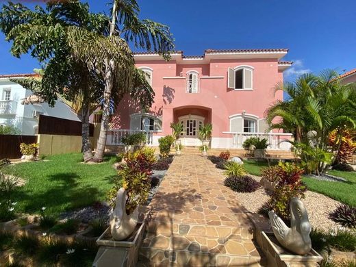 Luxury homes for rent in Talatona, Luanda Province - LuxuryEstate.com