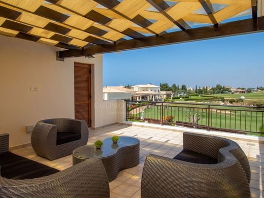 Luxus-Haus mit 2 Zimmer zu vermieten in Aphrodite Hills, Zypern ...