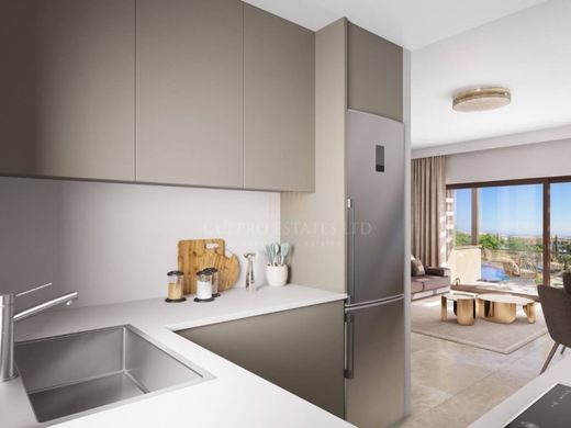 Piso de alto standing en venta en Aphrodite Hills, Chipre - 132663909 ...