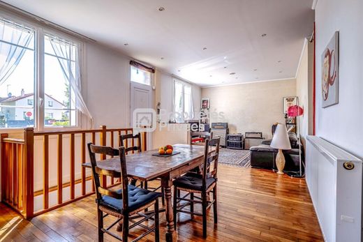 Casa de luxo de 126 m² à venda Cachan, Île-de-France - 132620891 ...