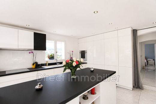Luxuriöse 6 Schlafzimmer - Villa zu verkaufen in Vallauris, Frankreich ...