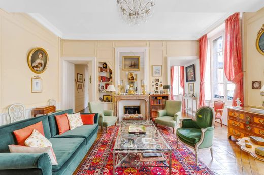 Alexandre ESCOLLE | Daniel Féau - Versailles, Versailles | LuxuryEstate.com