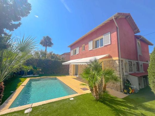 Villa de luxe de 5 pièces en vente Antibes, France - 132702154 ...