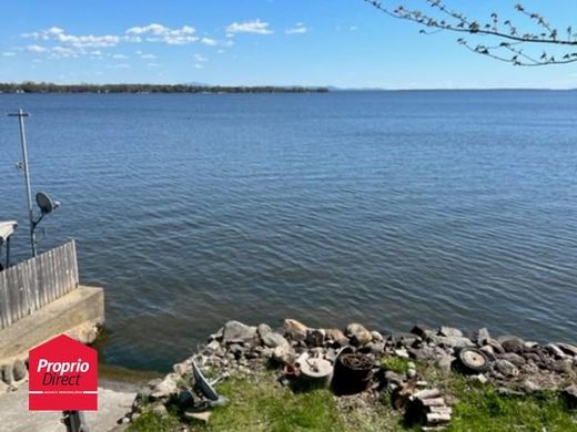 Venise-en-Québec: Villas and Luxury Homes for sale - Prestigious ...