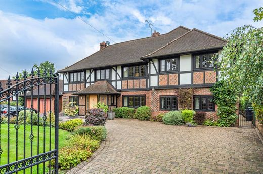 Luxury Homes for sale region of Surrey - Prestigious Properties in ...