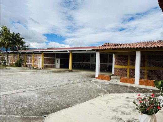 Viviendas de Lujo en Municipio de San Pedro Pinula, Departamento de ...