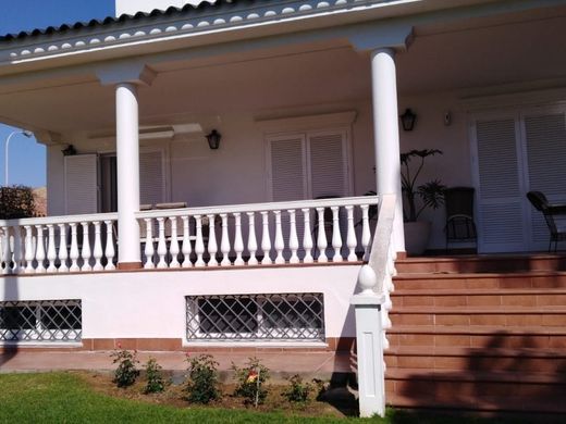 Rota: Luxury Homes and Villas for sale - Prestigious Properties ...