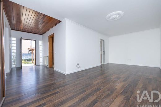 3 bedroom luxury House for sale in Amora, Distrito de Setúbal ...