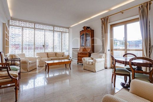 Penthouse de luxe en vente Via Napoleone Colajanni, Rome, Latium ...
